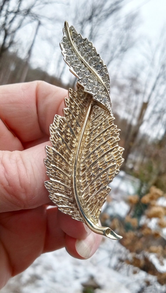 Sarah Coventry Signed Paved Icy Rhinestones Textured … - Gem