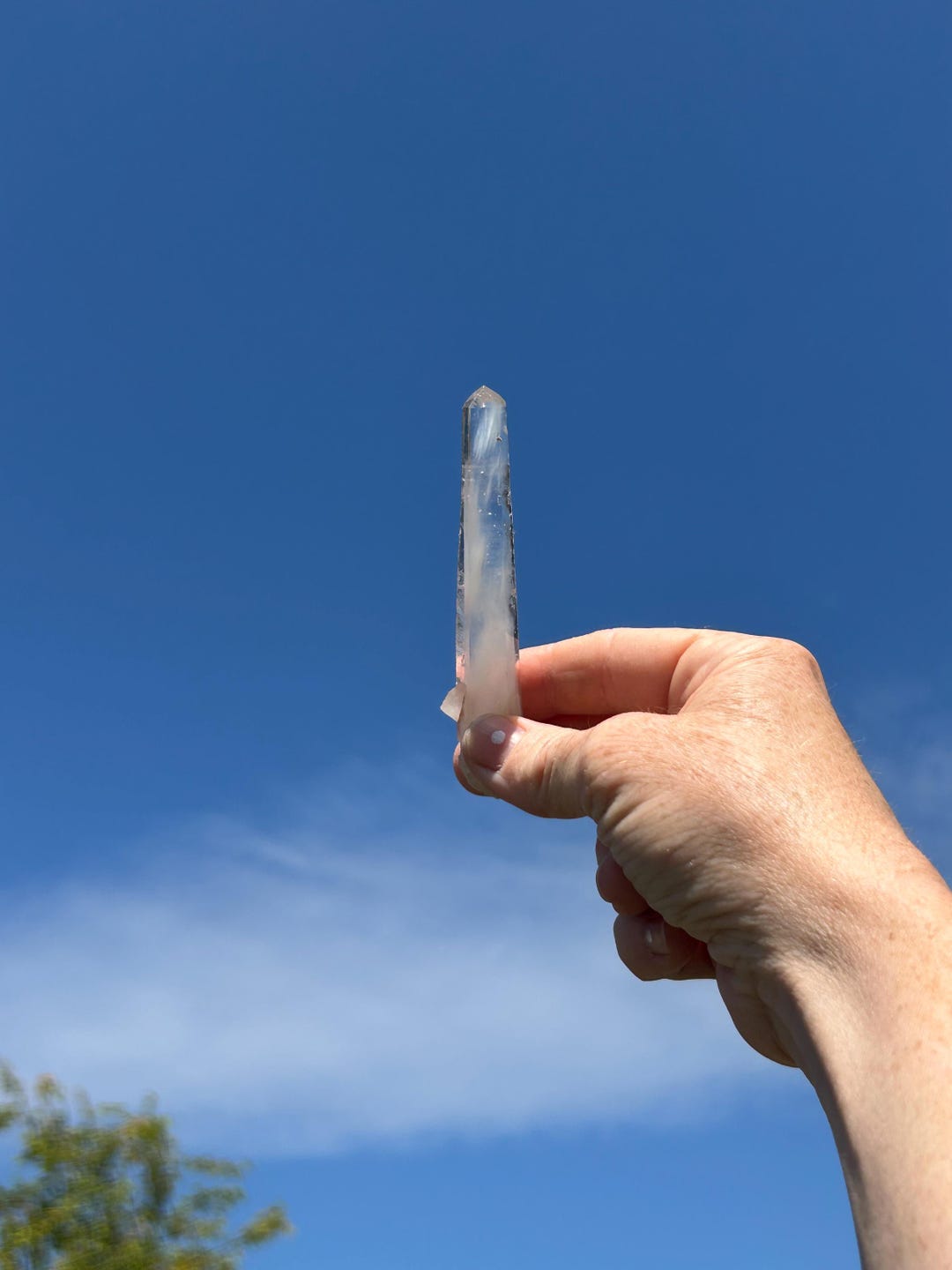 Amphibolite Quartz Wand / Angel Phantom Quartz With Enchanting Angel ...
