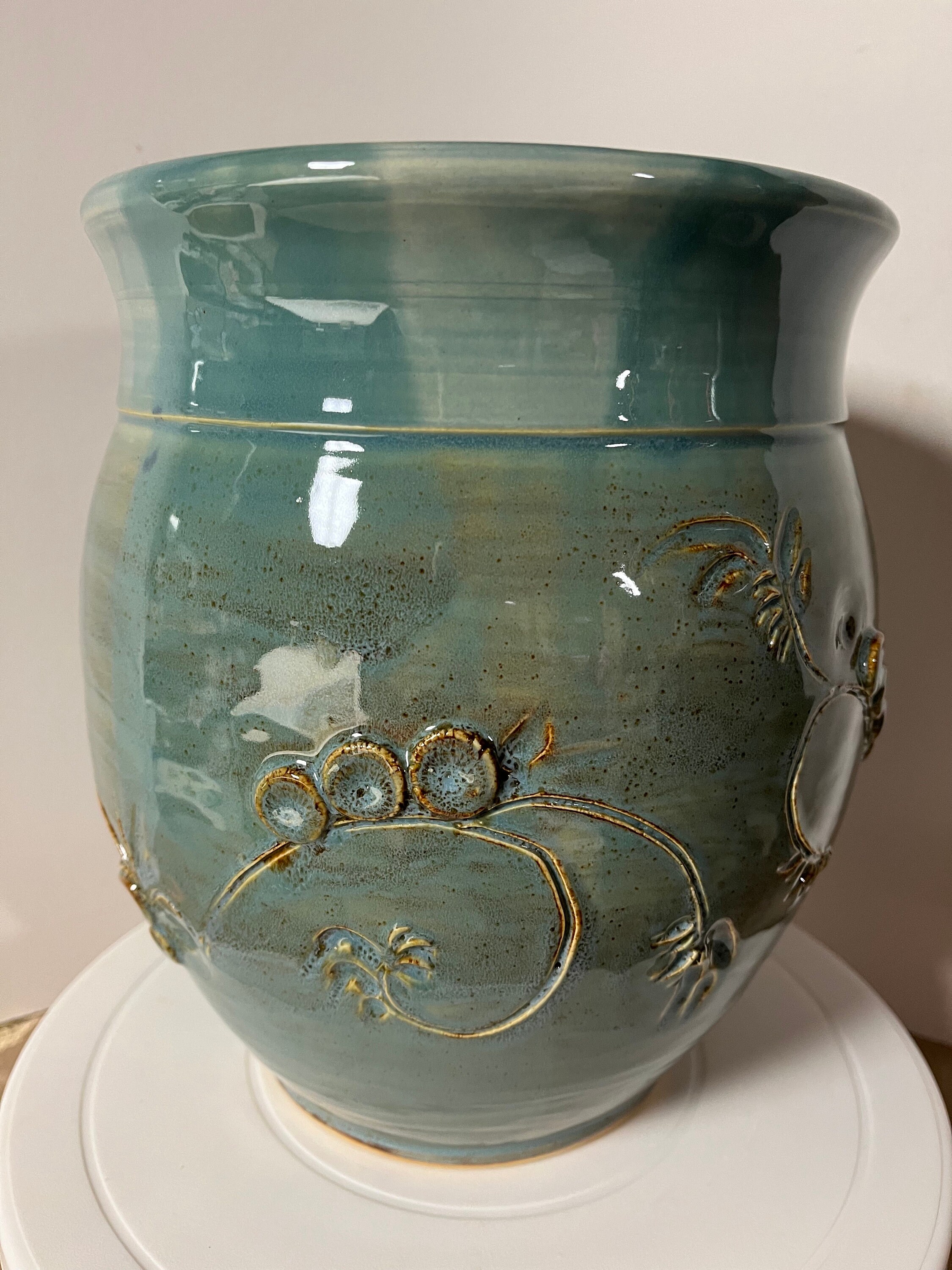 Majestic Ivy Pottery Planter 8.5x 9.5 - Etsy