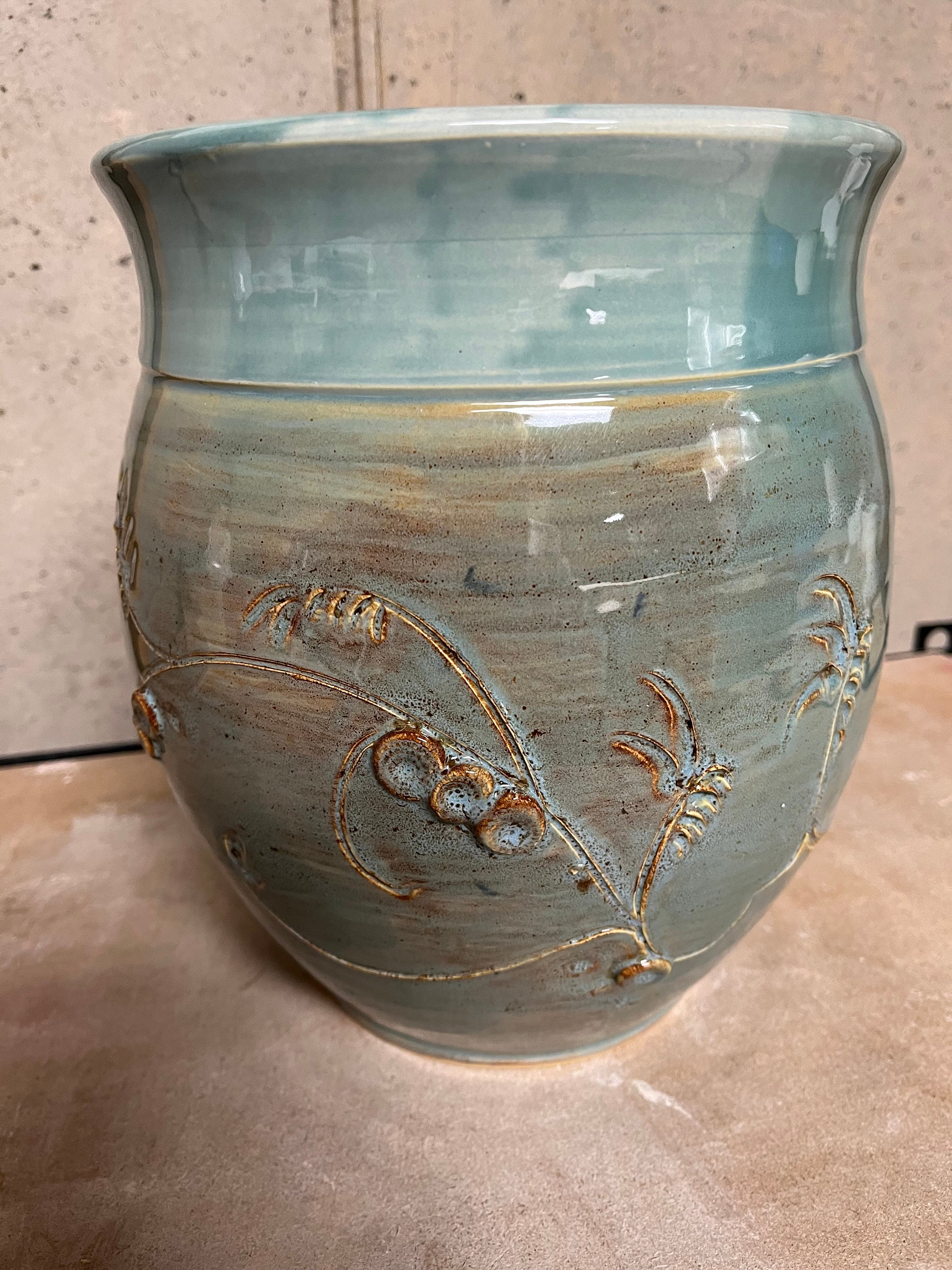 Majestic Ivy Pottery Planter 8.5x 9.5 - Etsy