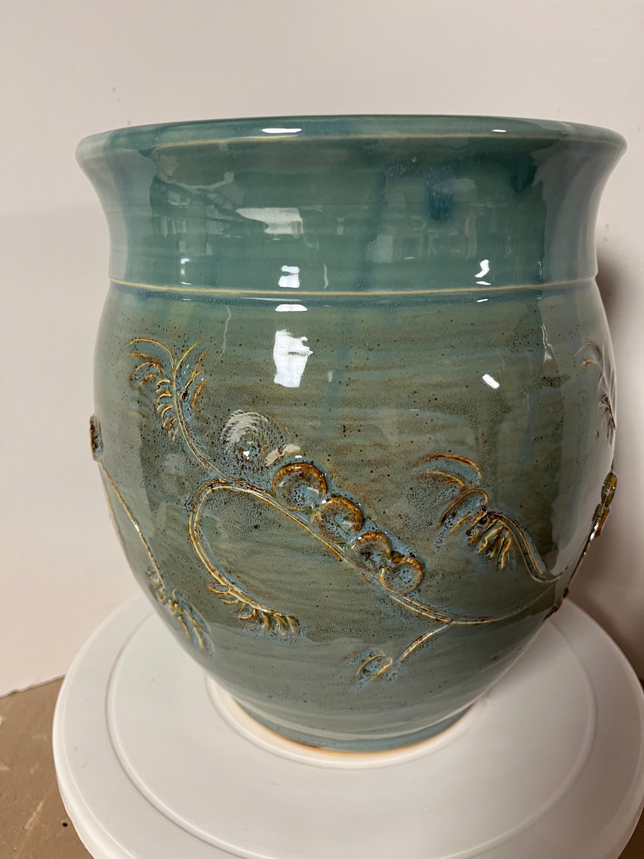 Majestic Ivy Pottery Planter 8.5x 9.5 - Etsy