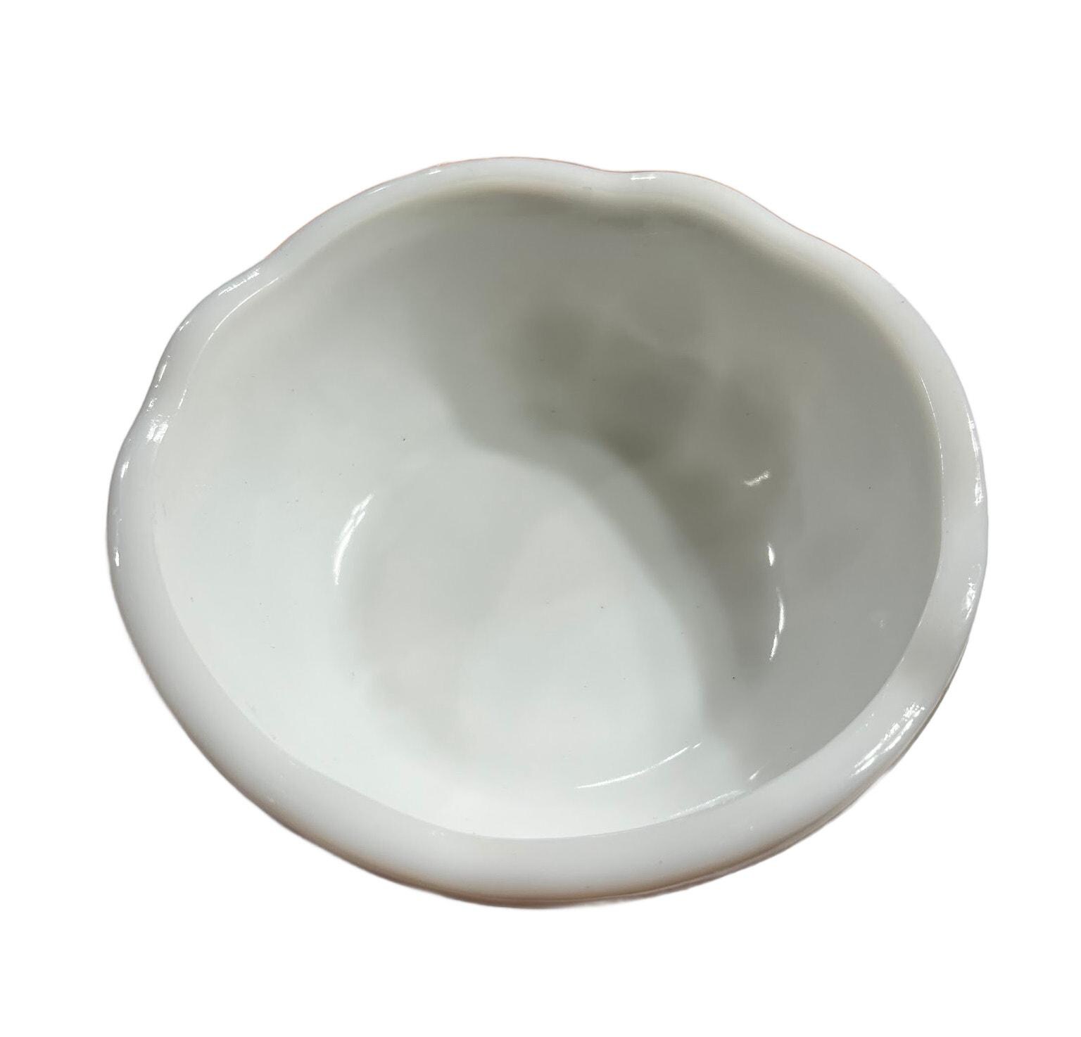 Vintage MCM Mckee Milk Glass Tri-leg White Bowl. 7 Wide - Etsy