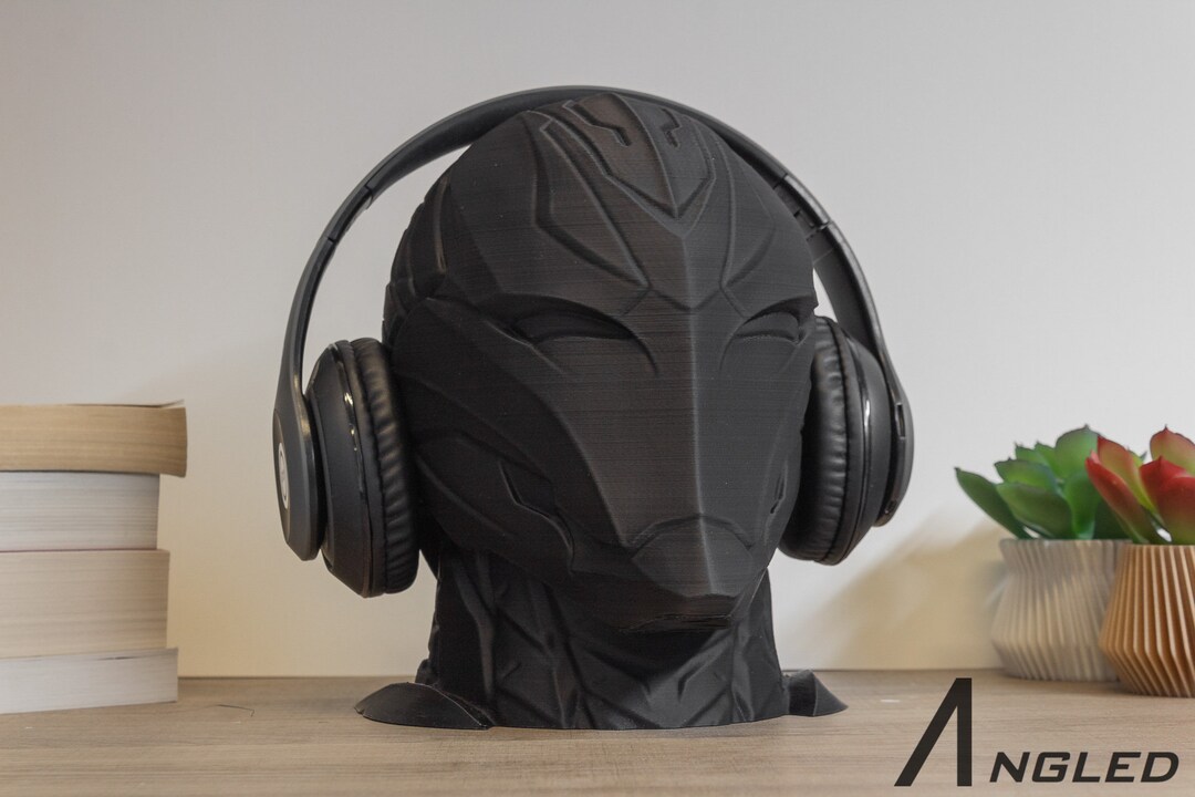Sci-fi Dark Armor Cyborg Headphone Stand | Headphone Holder, Gaming ...