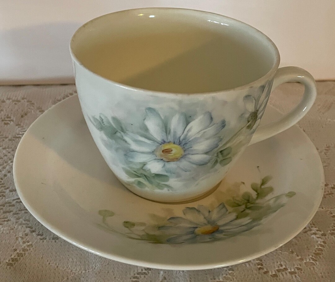 Daisy Teacup and Saucer - Etsy