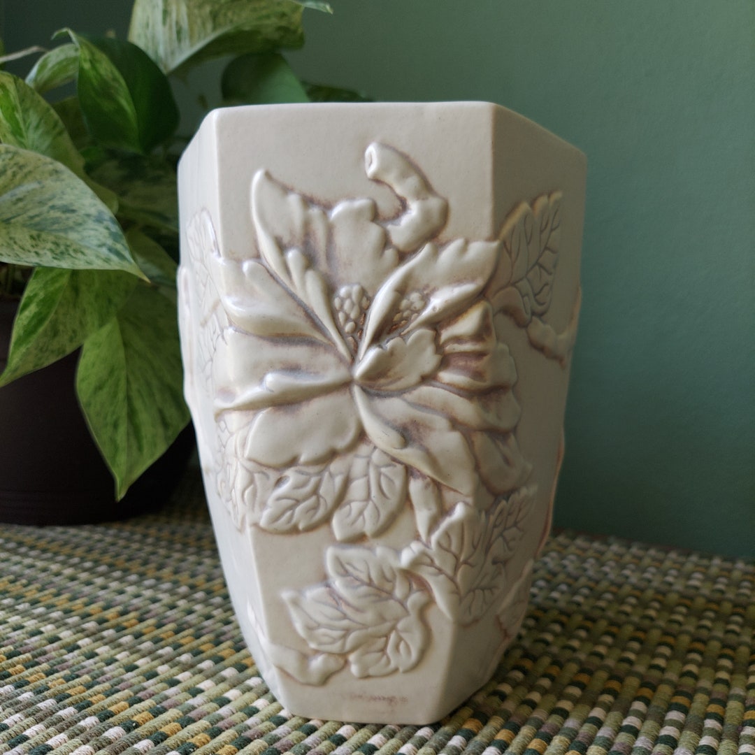 Red Wing Pottery 1320 Magnolia Vase - Etsy