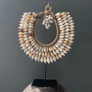 SN6 Decorative Shell Necklace on Custom Stand 6F/065 - Etsy