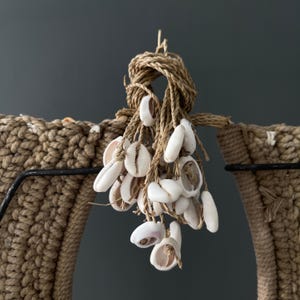SN6 Decorative Shell Necklace on Custom Stand 6F/065 - Etsy