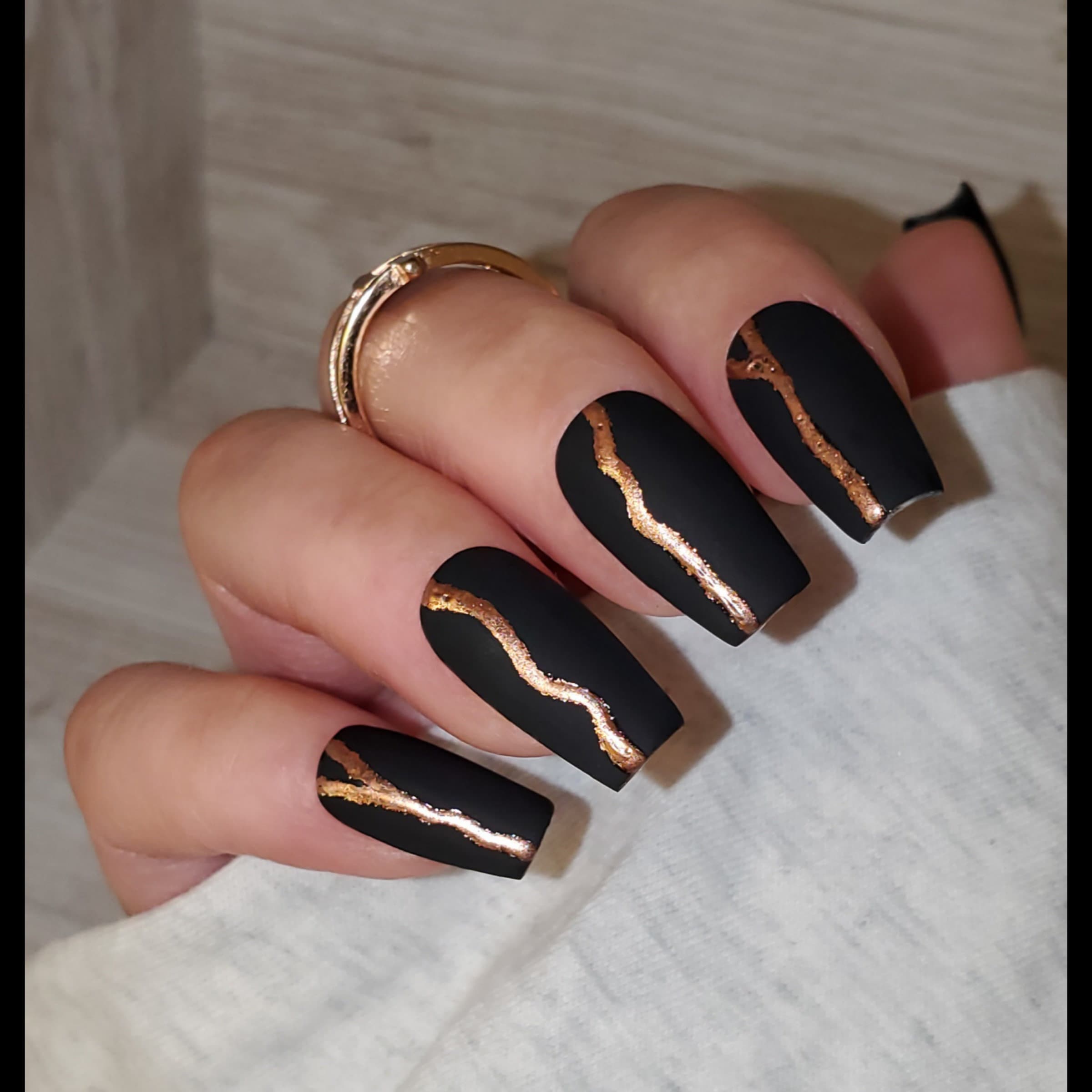 Black Nails With Gold Line