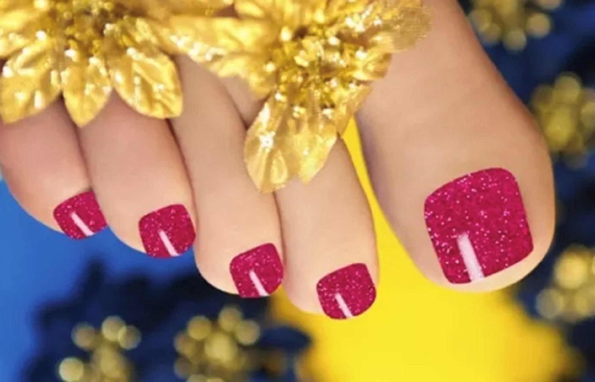 Gold And White Toenails