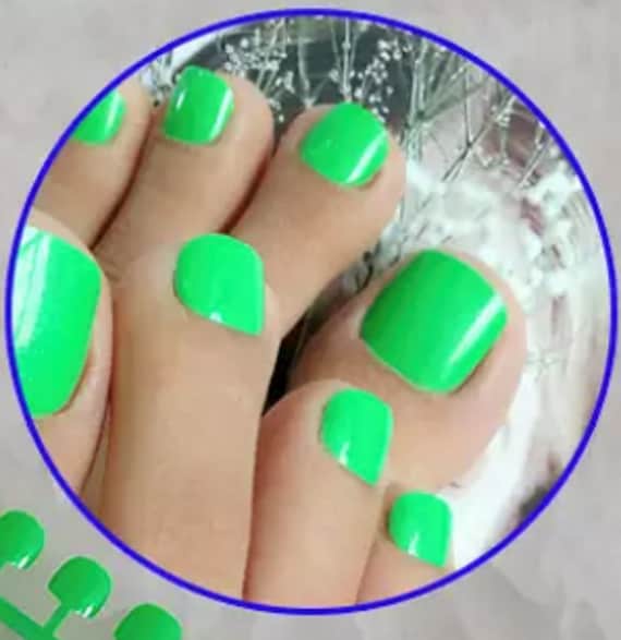Neon Green Toenails