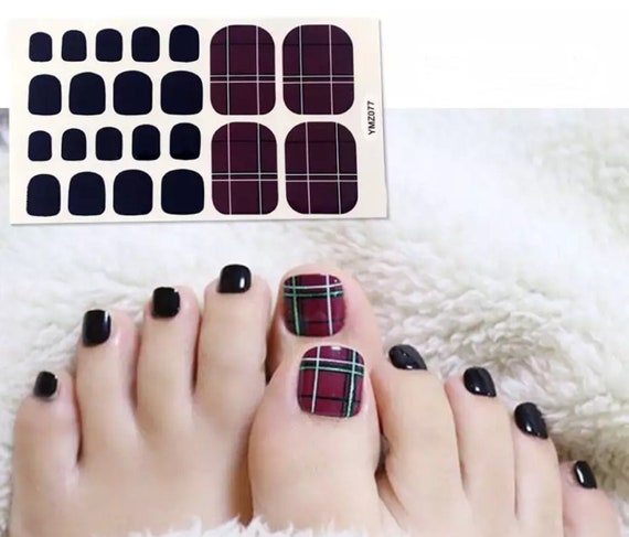 Red And Black Toe Nail Art Designs