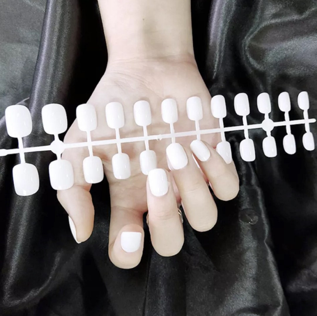 24pcs WHITE Artificial Finger Nail Manicure Set ~ Fake False Press on ...