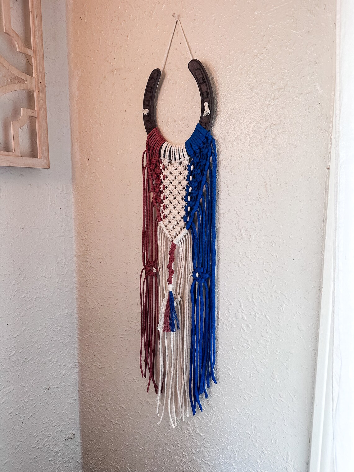 Red, White and Blue Macrame Horseshoe Wall Hanging Decor Art - Etsy