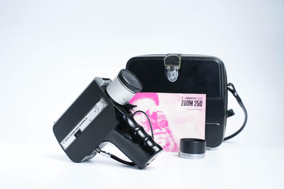 Canon Zoom 250 Super 8 Movie Camera – Complete Set With Leather Case ...