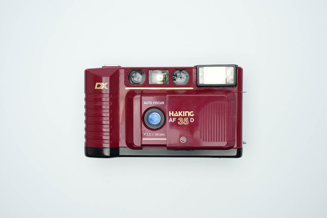 Halina AF 810 DX – Classic 35mm Point-and-shoot Camera in Striking Deep ...