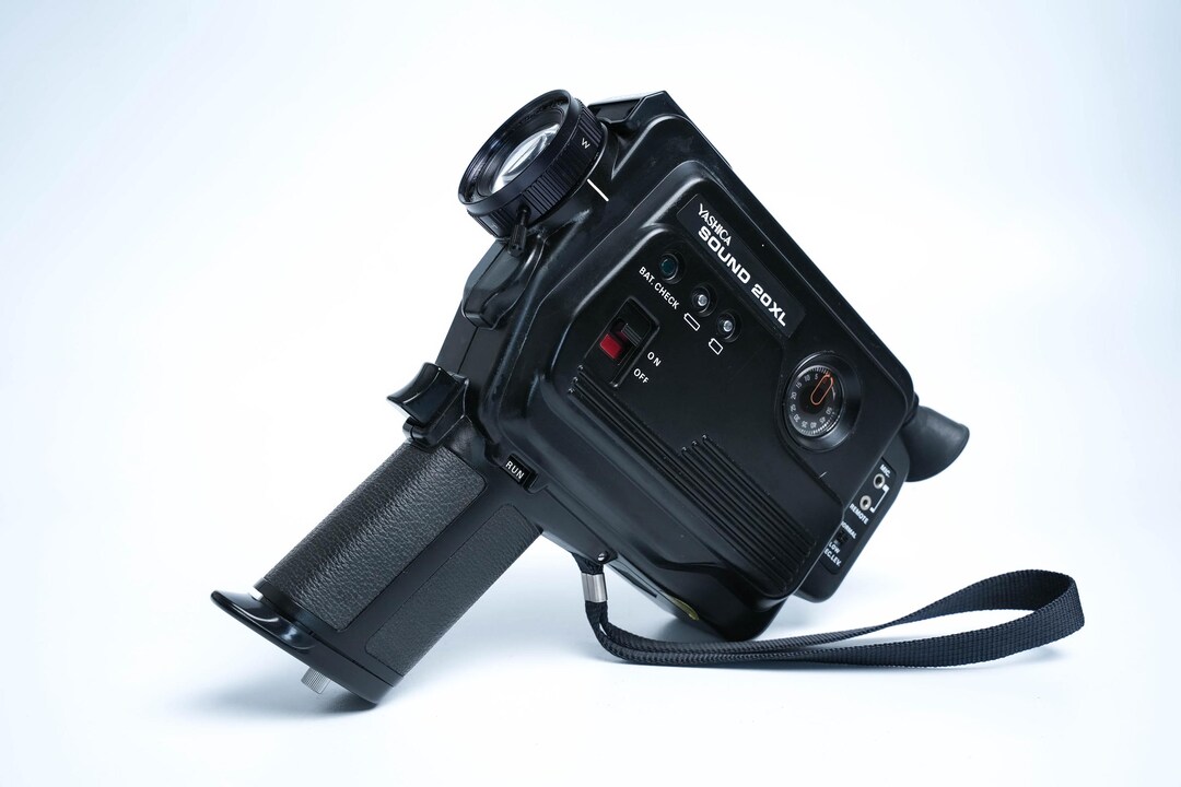 Yashica Sound 20XL Super 8 Sound Film Camera – F/1.1 Zoom Lens (late ...