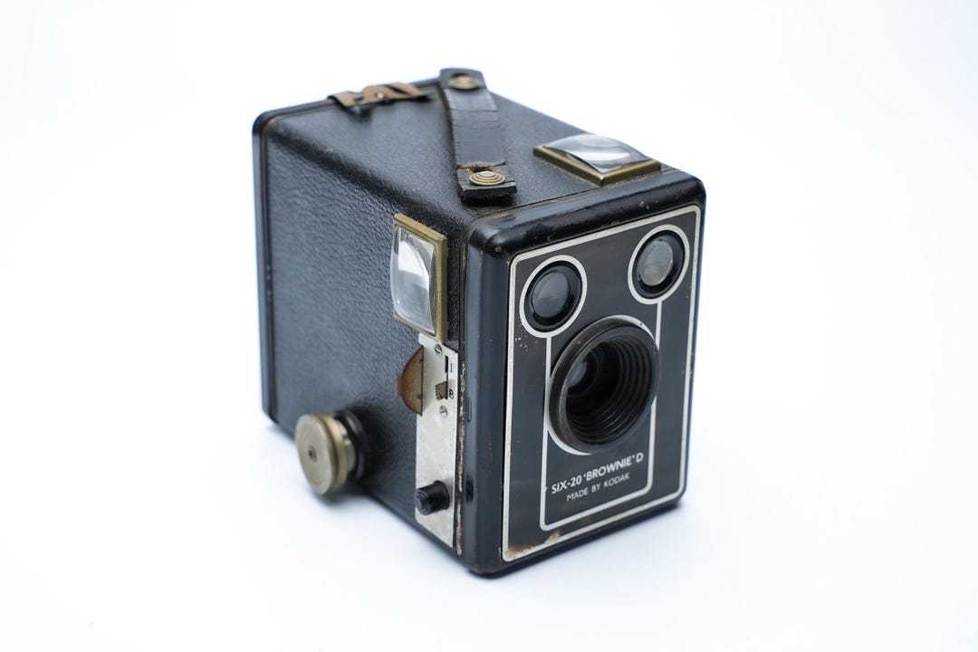 Kodak Six-20 Brownie D – Box Camera – 1940s – Black With Metal Details ...
