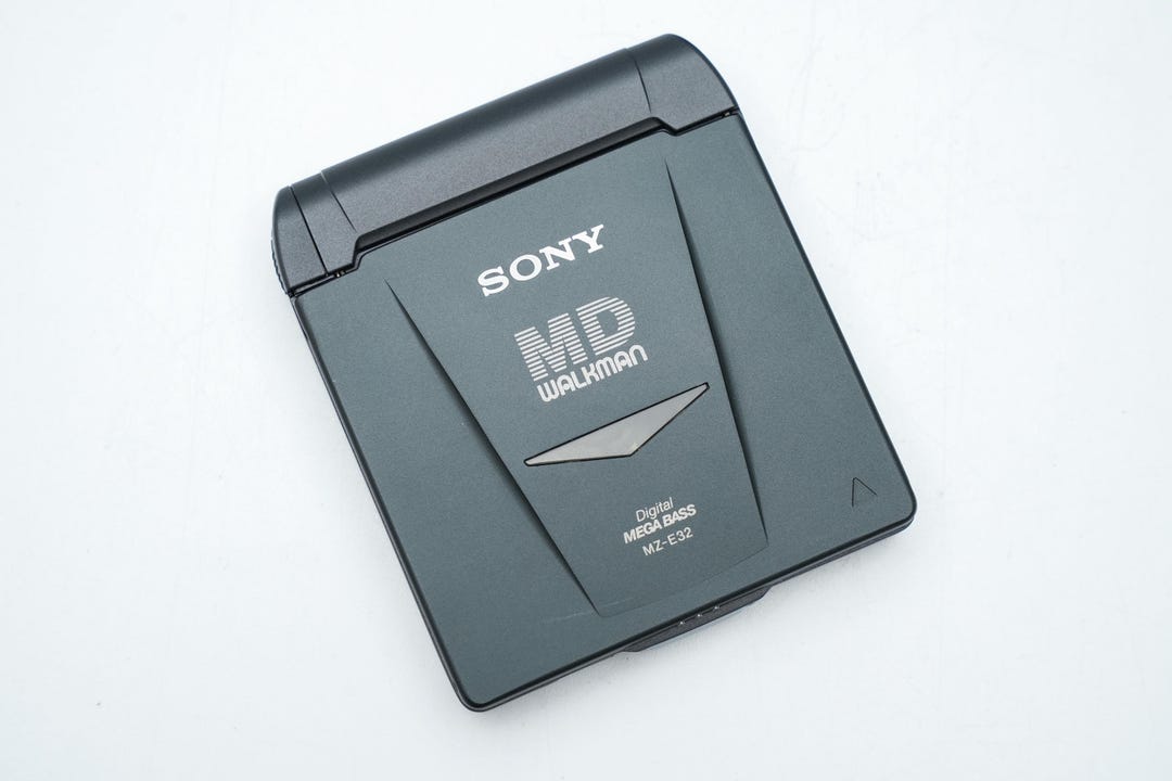 Sony MZ-E32 Minidisc Player – Portable MD Walkman, Matte Black ...
