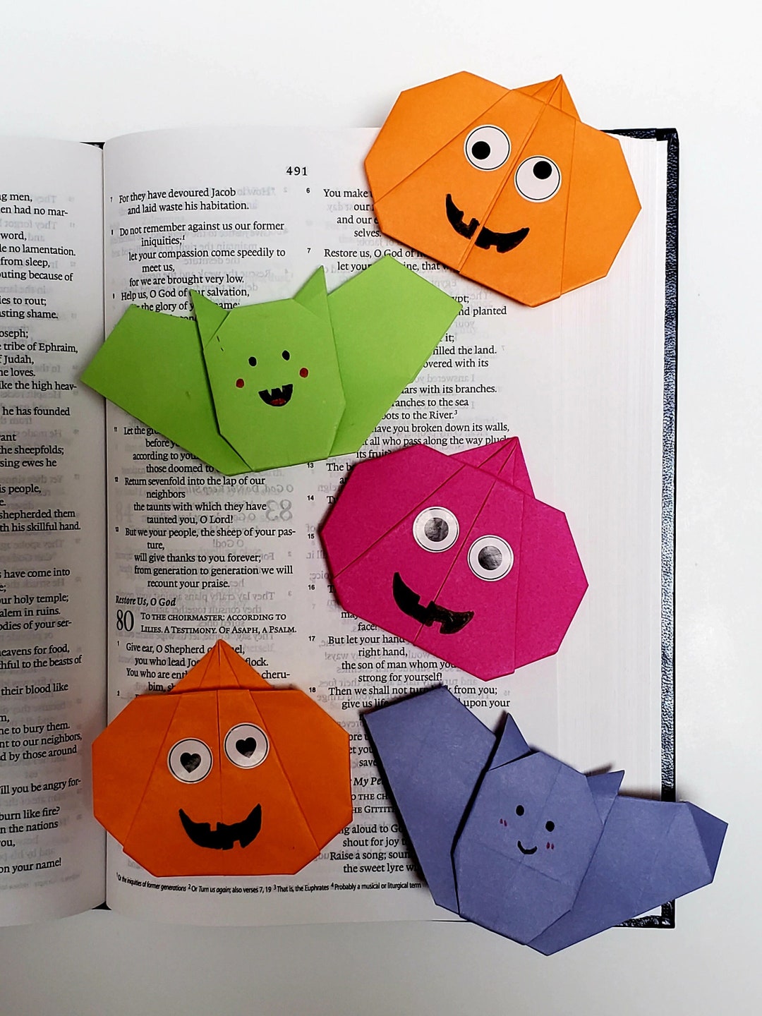 Origami Corner Bookmark (set of 2) Halloween Theme: Pumpkin/bat for ...