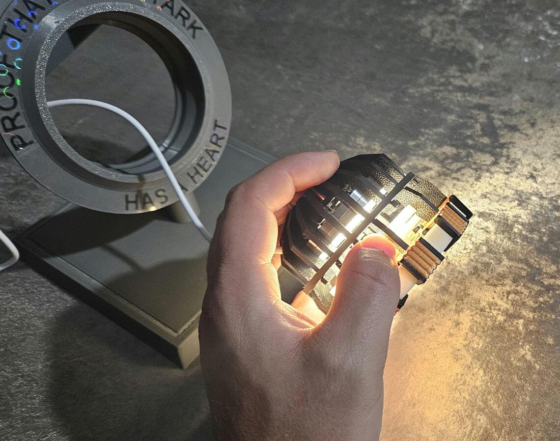 Iron Man Arc Reactor Mark 1 Replica – USB LED Light With Stand | 'proof ...