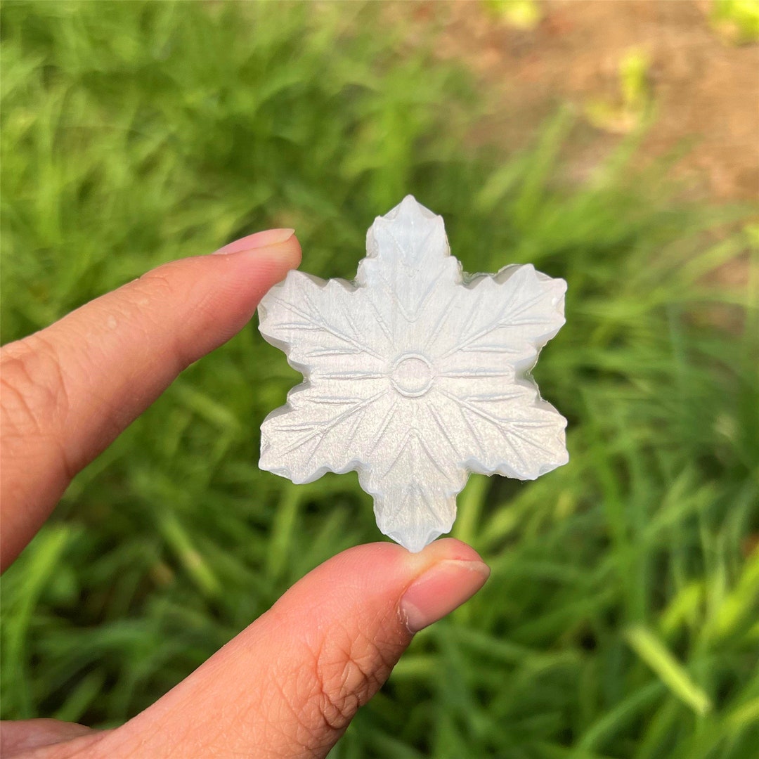 1.5inch Natural Hand Selenite Snowflake Carved,quartz Crystal Snowflake ...