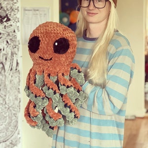 Pattern for Plushy Emotional Support Octopus - Etsy