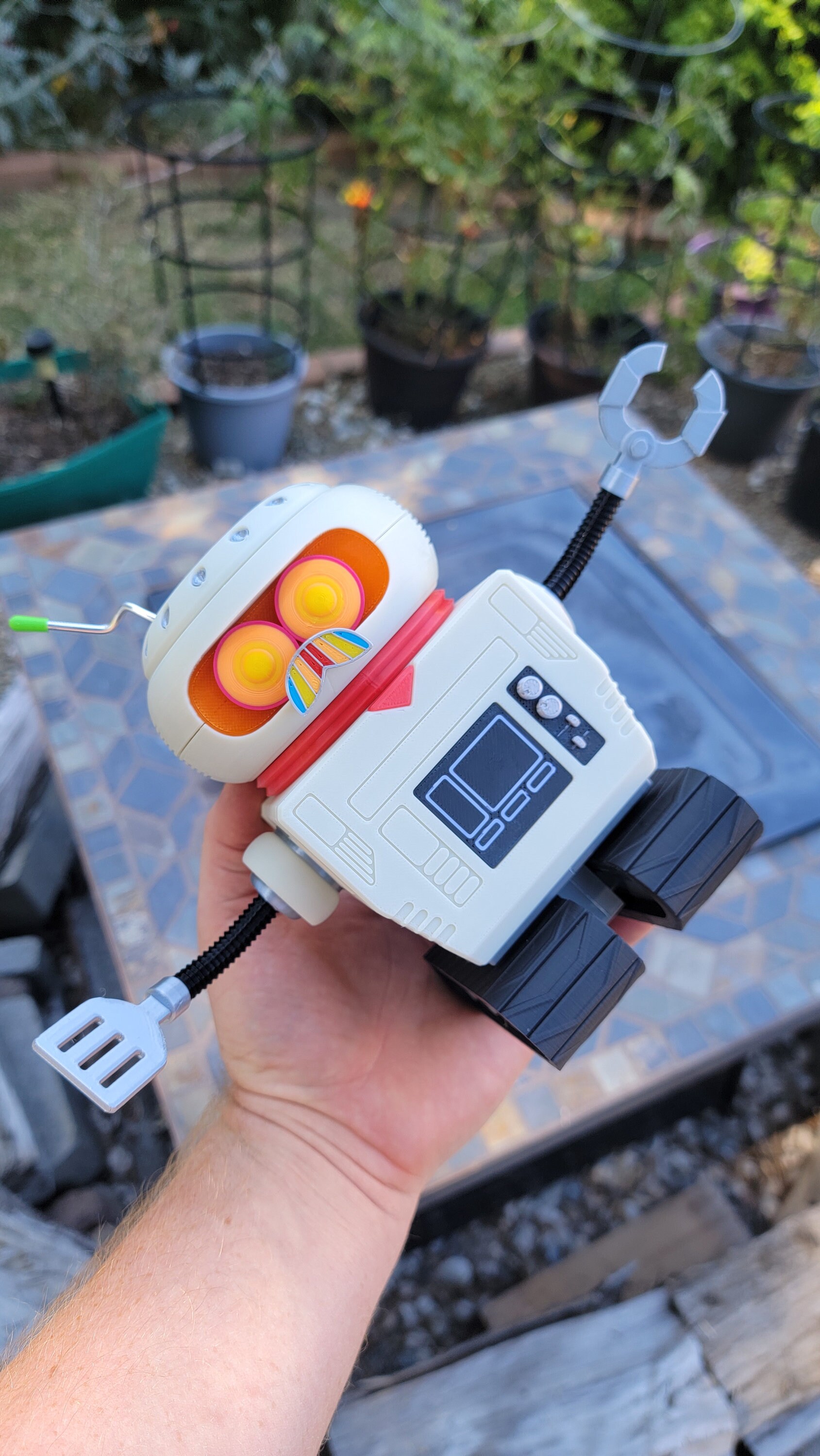 GROUNDED BURG.L: 3D Printed Replica Prop/figurine - Etsy