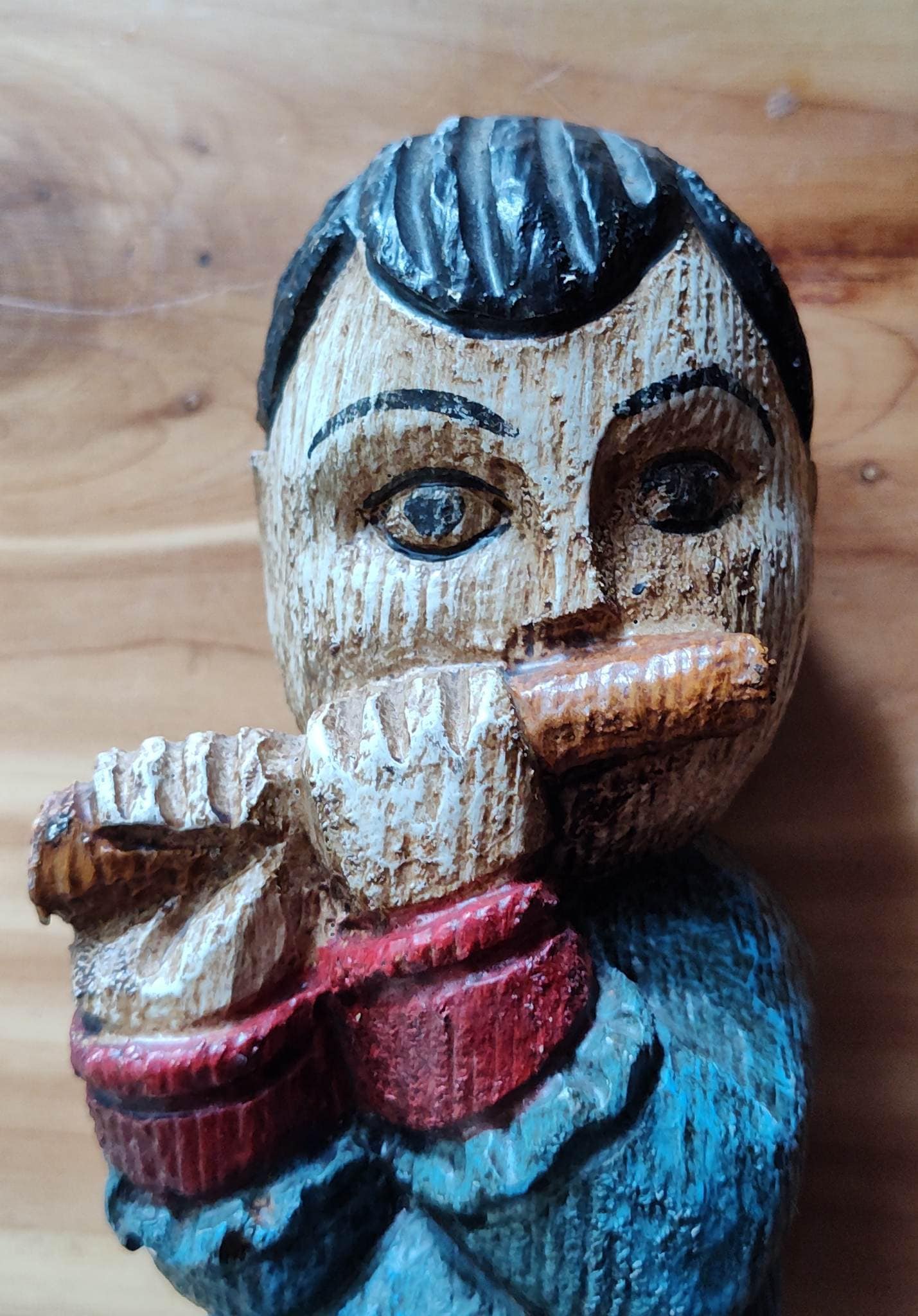 Ouro Spanish Handcarved Flute Player - Etsy