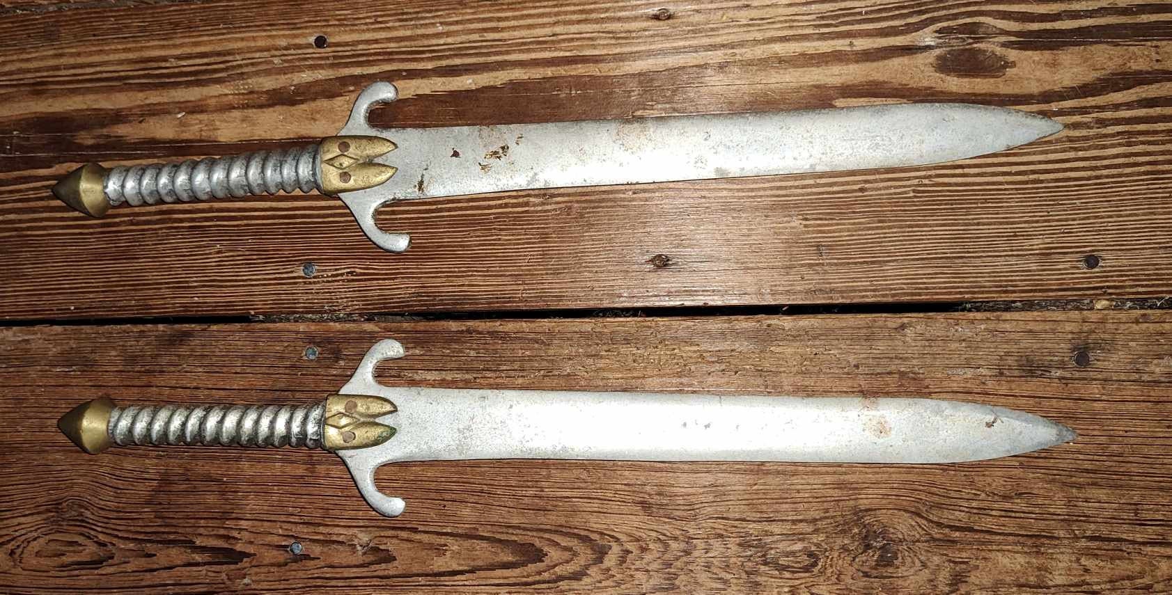 Vintage Pair of Short Swords - Etsy