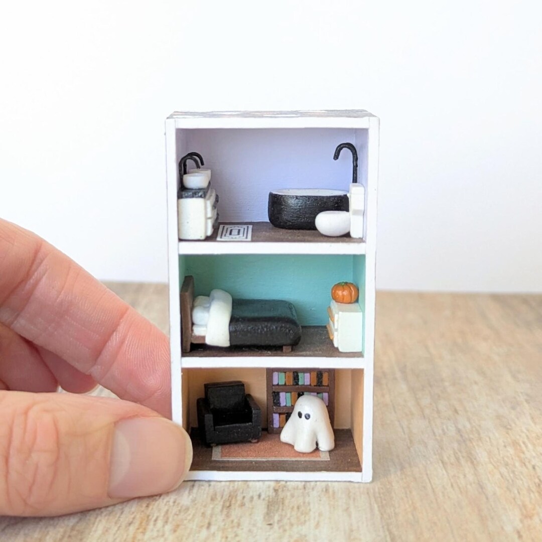 Micro-mini Halloween Dollhouse | Cute Halloween-themed Tiny House ...