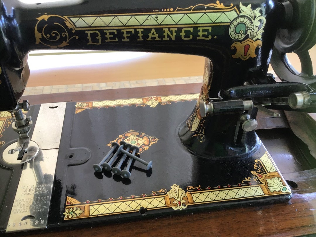 5 X Sewing Machine Bobbins for Vintage Harris, Defiance & New Home ...