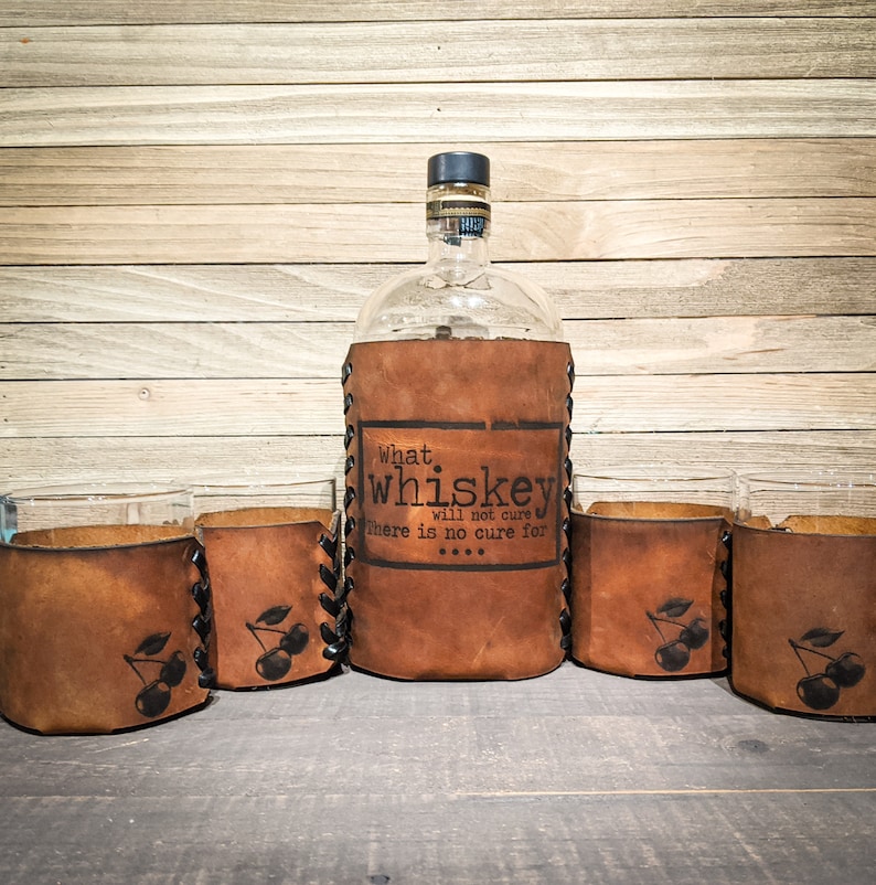 Personalized Leather Whiskey Set: Engraved Glass & Bottle Sleeve - Etsy