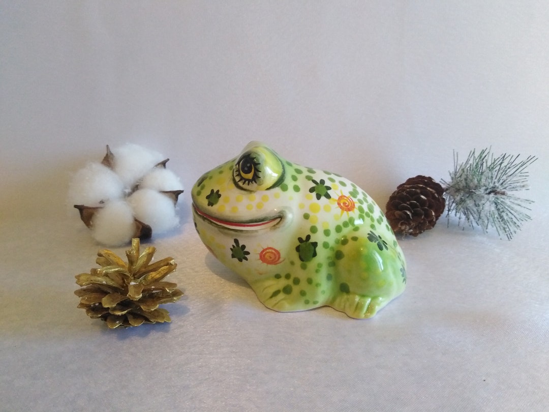 Figurine the Swamp Frog (porcelain) - Etsy