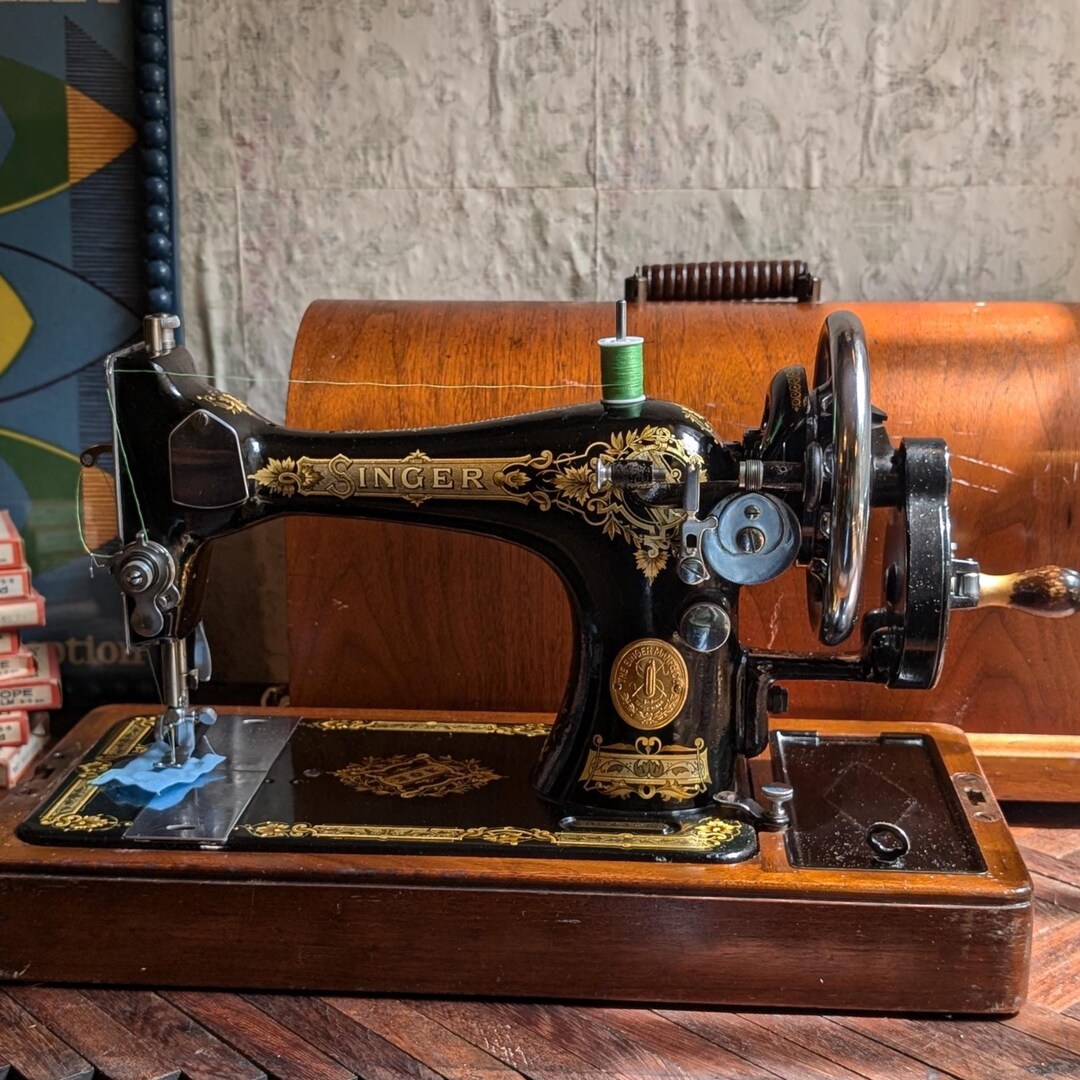 Singer 28K Antique Hand Crank Sewing Machine - Bentwood Case and ...