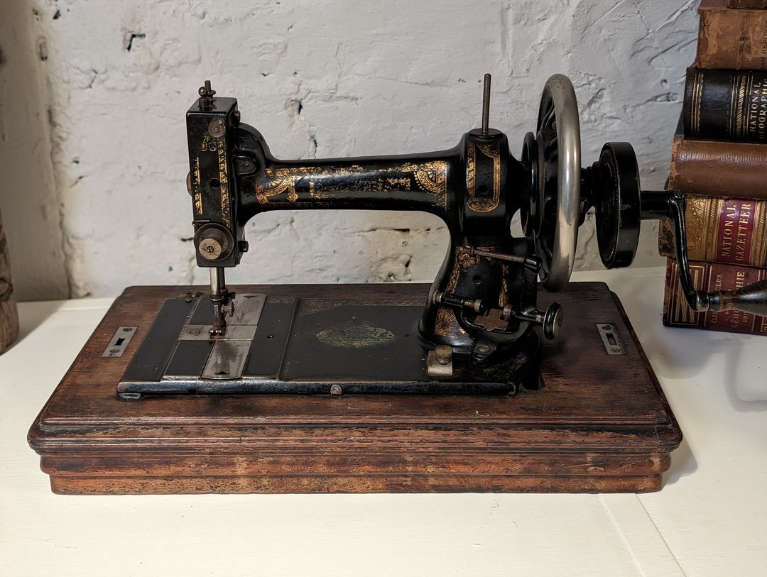 Antique White Peerless Hand Crank Sewing Machine Non Functioning - Etsy