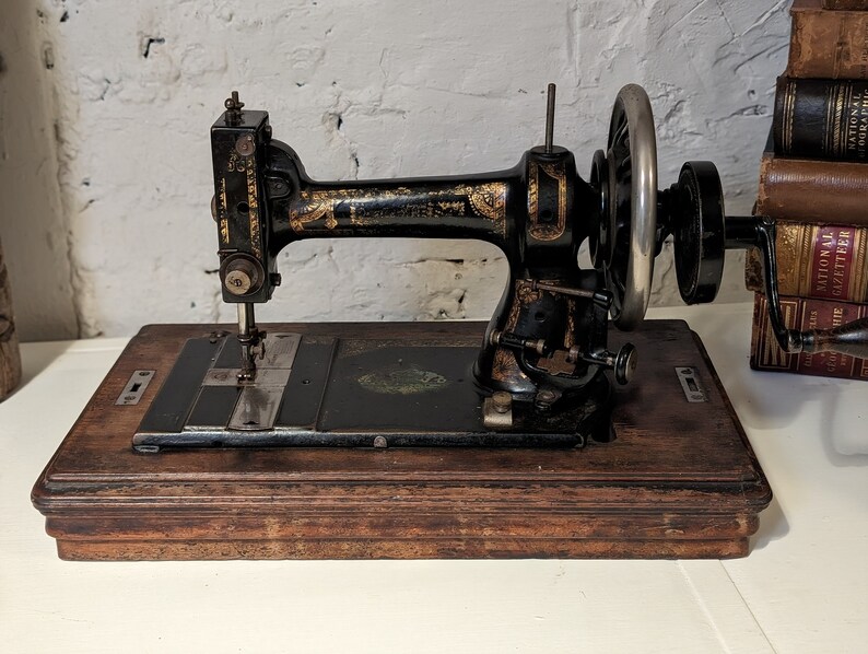 Antique White Peerless Hand Crank Sewing Machine Non Functioning - Etsy