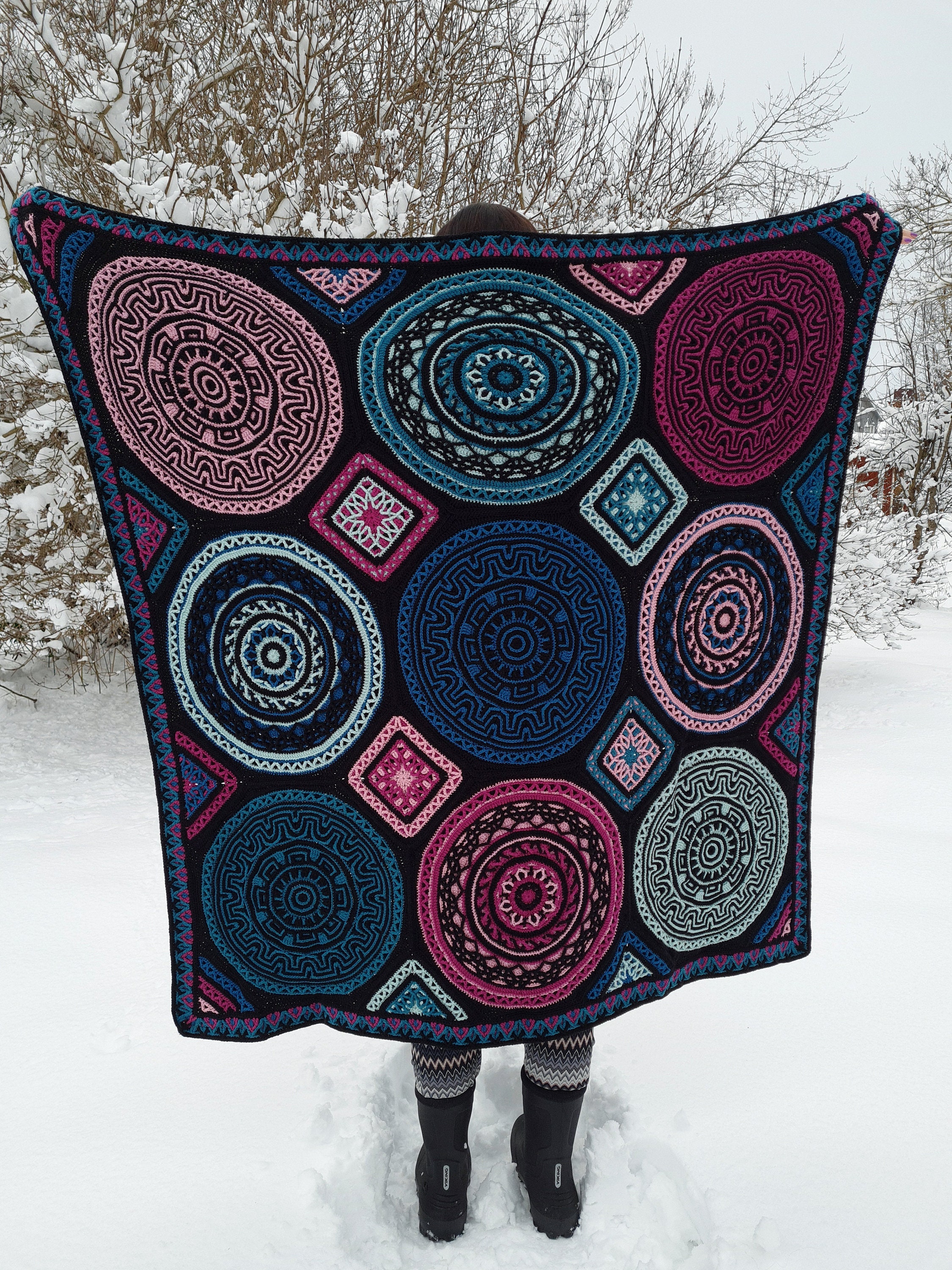 CUTE CROCHET BLANKET, Labyrinth Blanket, Intricately Designed Crocheted ...