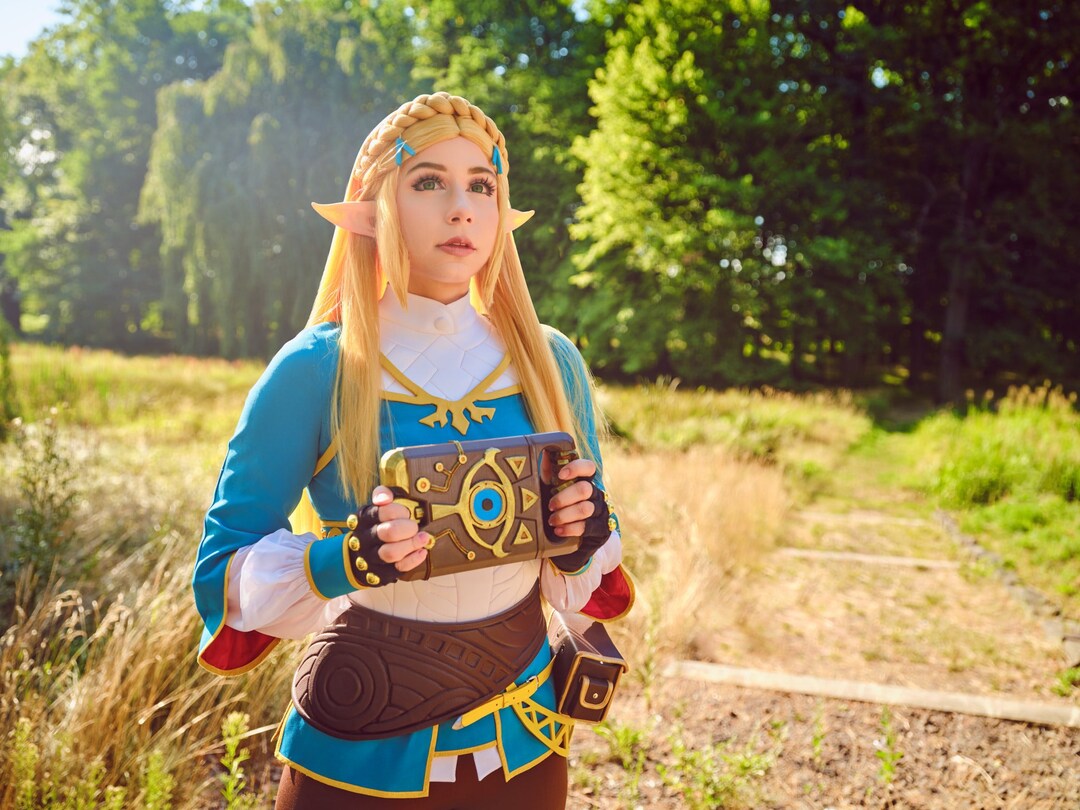 Sheikah Slate Replica 3d Printed and Painted / the Legend of Zelda ...