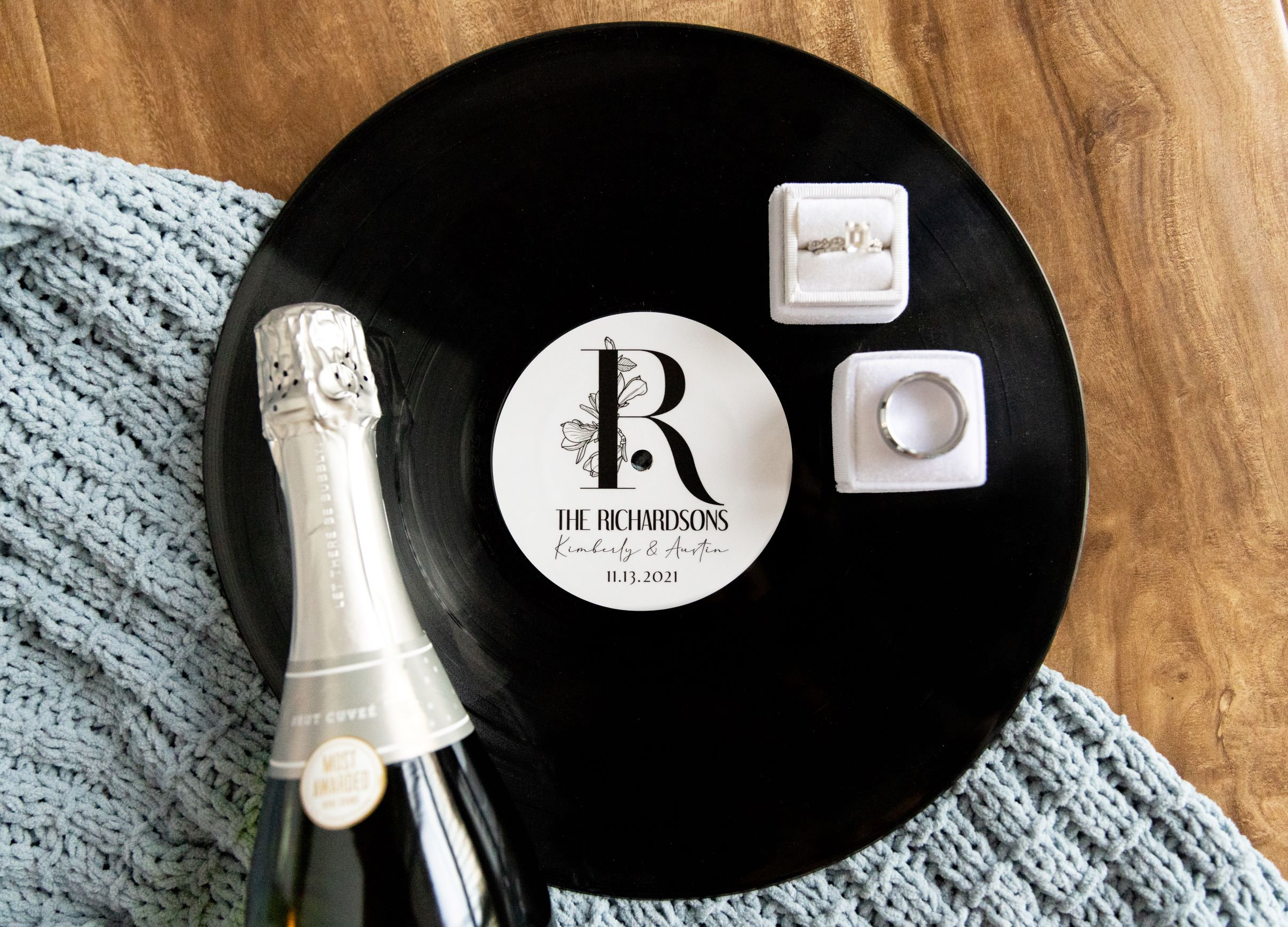 Classic Vinyl Record Sticker for Wedding Guest Book - Etsy