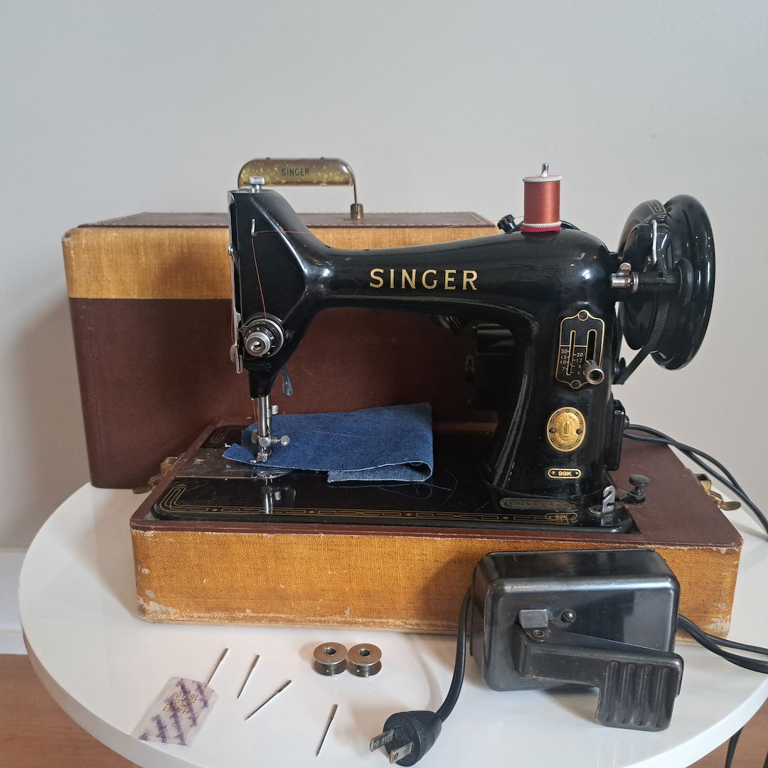 Vintage 1958 Singer 99K Sewing Machine - Etsy Canada