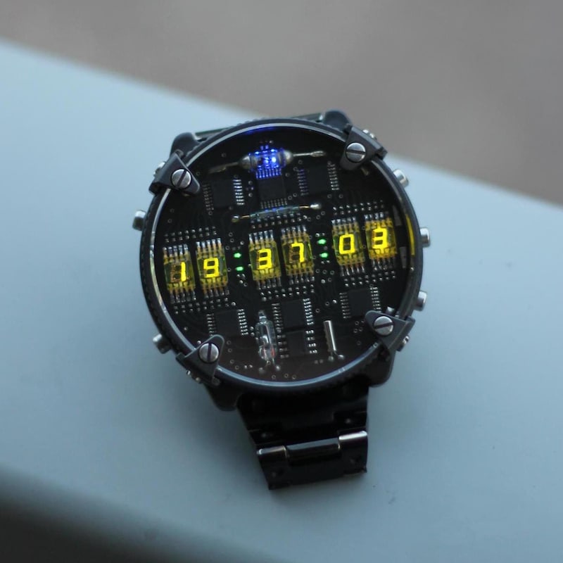 Métro 2033 Watch - Etsy