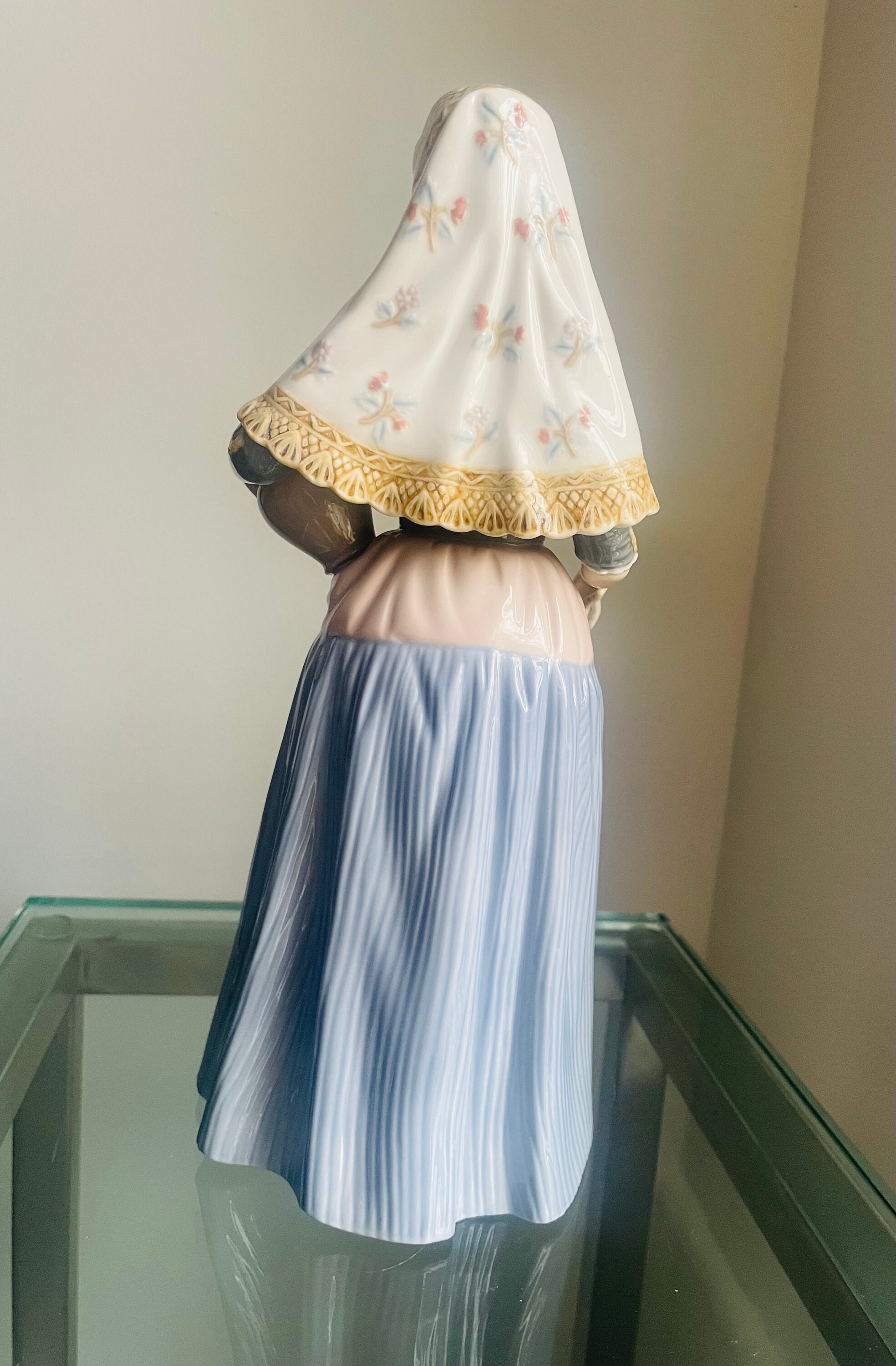 Lladro Lady From Majorca No 5240 Designed by Vincente Martinez - Etsy