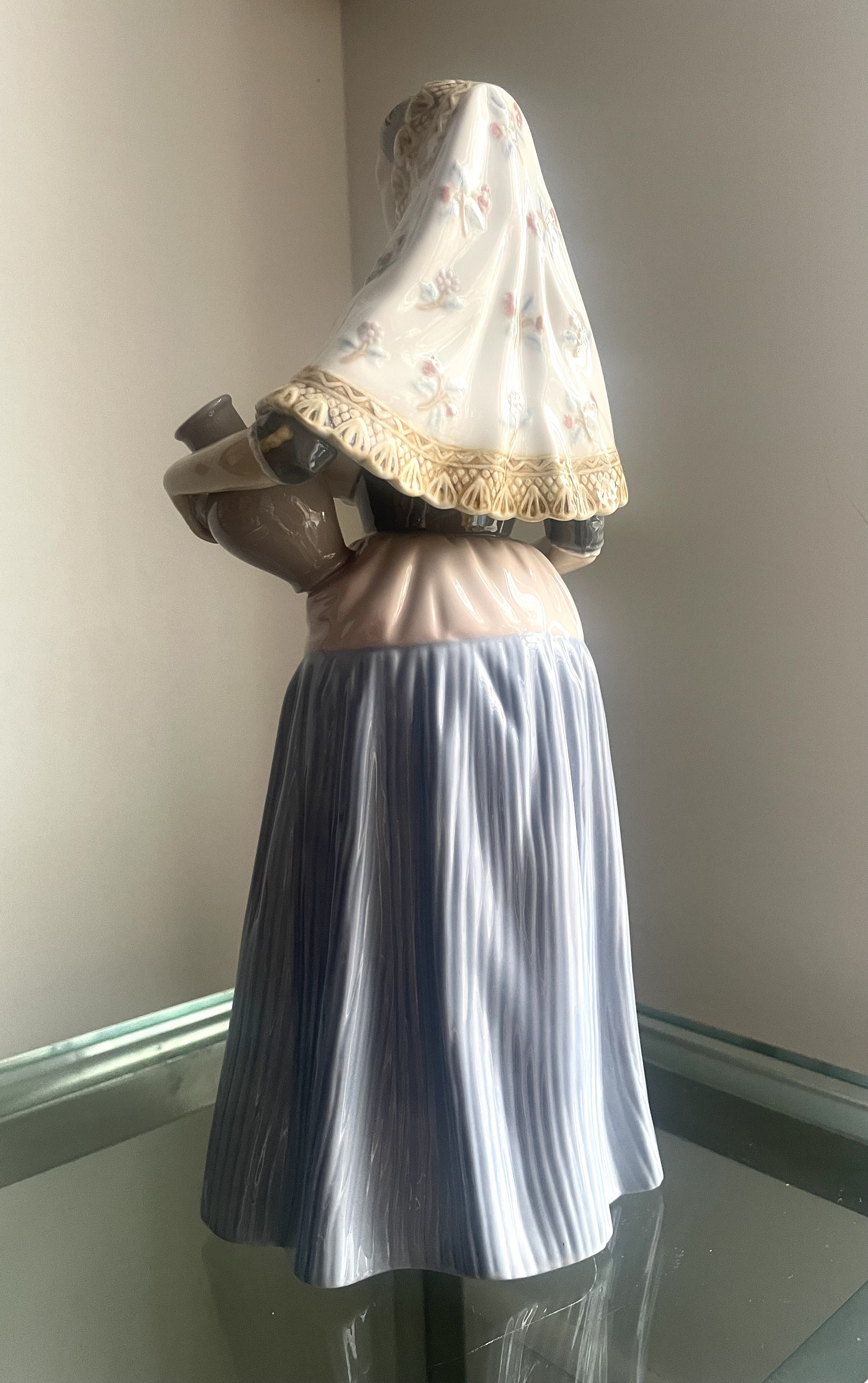 Lladro Lady From Majorca No 5240 Designed by Vincente Martinez - Etsy