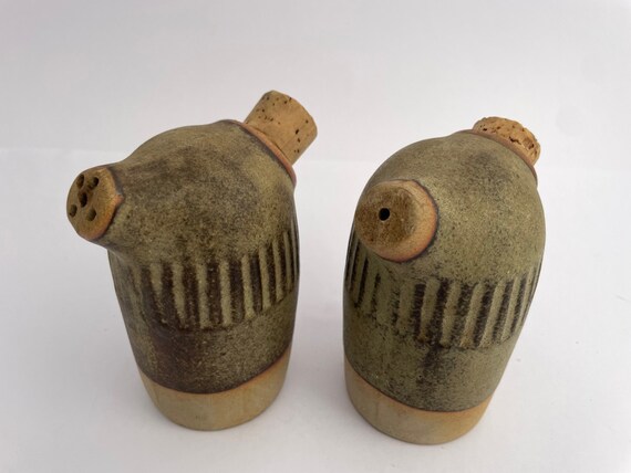 Tremor Stoneware Pottery Salt & Pepper Cruel Set 1960s - Etsy