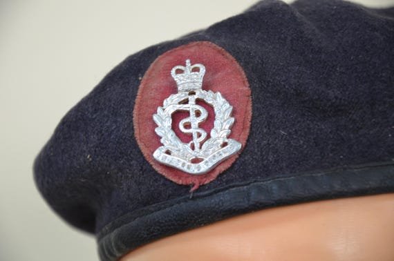 Original beret from British Army resources with a Roy… - Gem