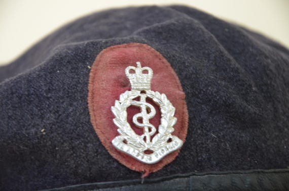 Original beret from British Army resources with a Roy… - Gem