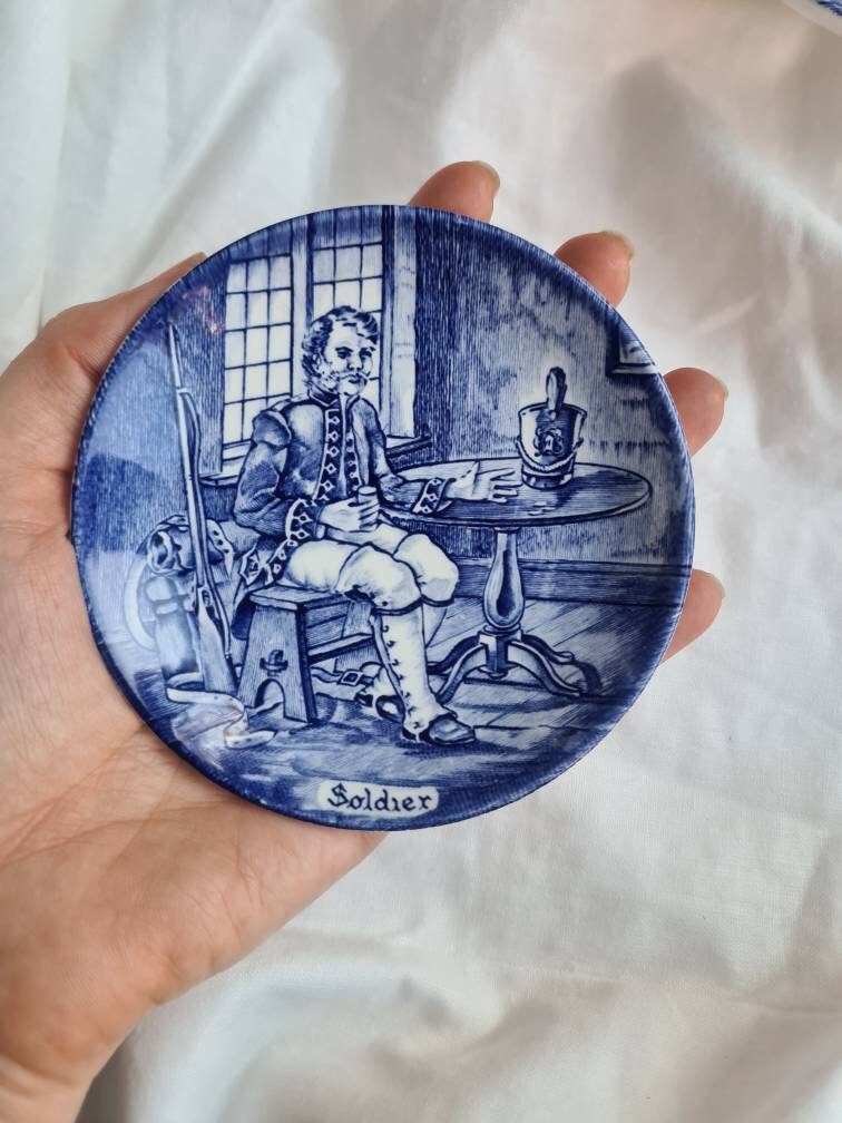Vintage Enoch Wedgwood Blue White Print, Soldier and Huntsman Keeper 4 ...