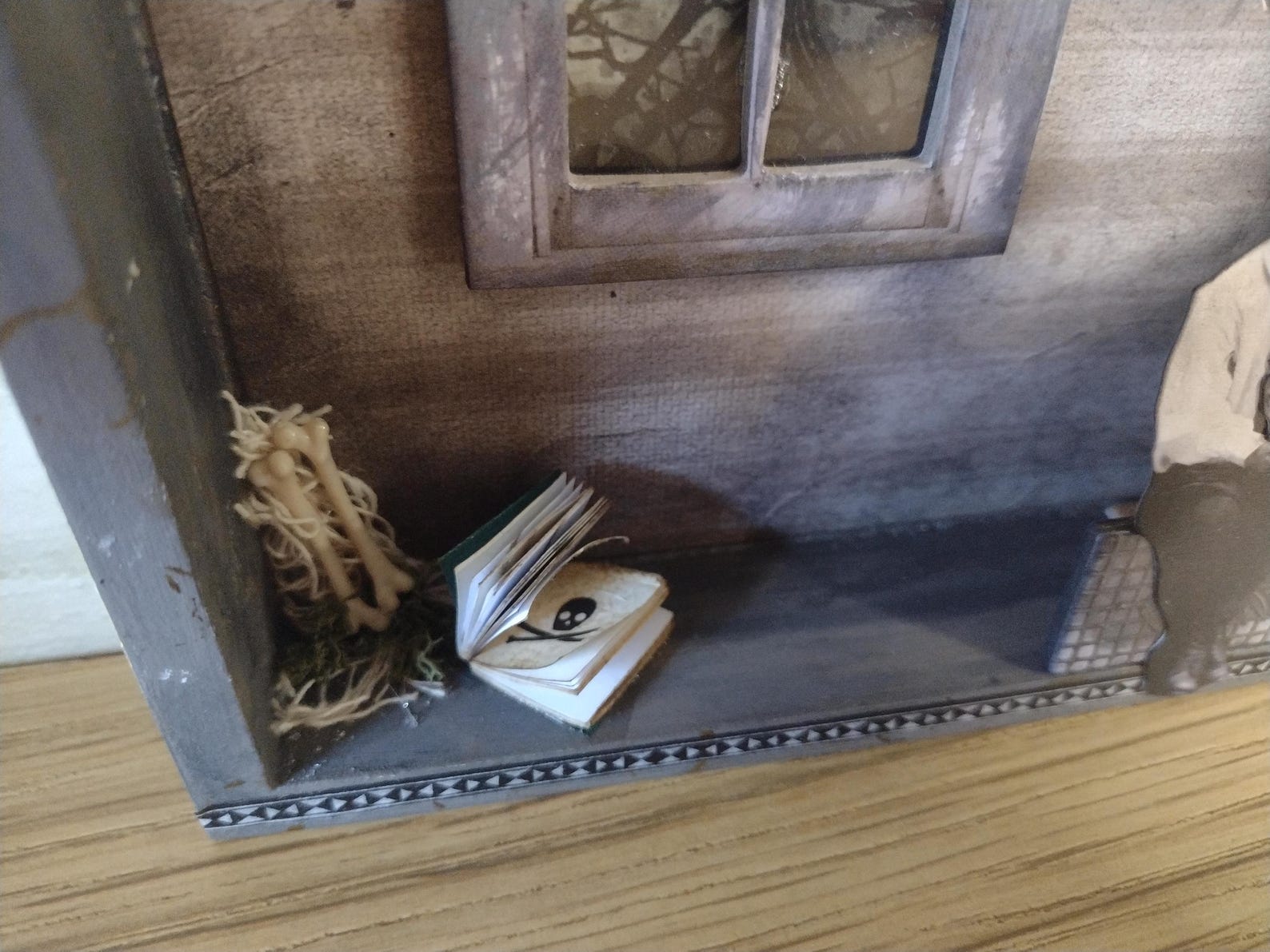Creepy Curio Shadowbox, Miniature Halloween Display - Etsy