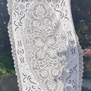 Exquisite Vintage Handmade Lace Table Cloth - Etsy