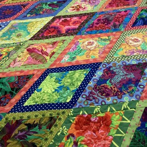 Vibrant Bordered Diamond Quilt Pattern, Kaffe Fassett Fabrics, Bright ...